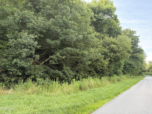 848 Fairview Rd, Hampton, TN 37658