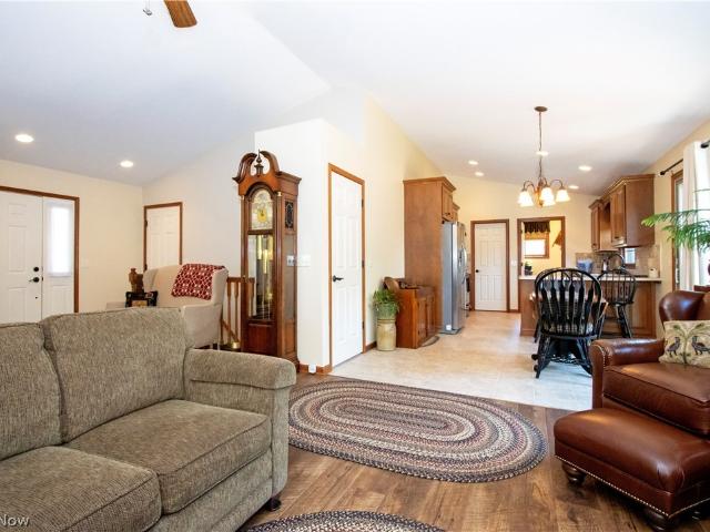 848 Hemlock Trail