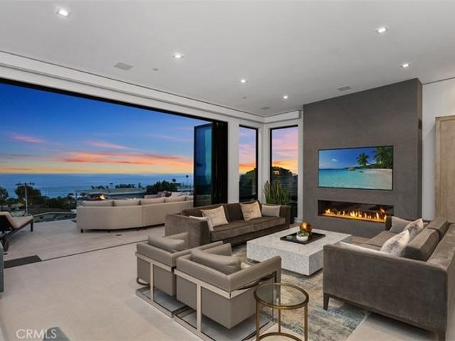 848 Hillcrest Dr, Laguna Beach, CA 92651