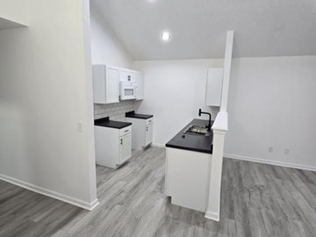 848 S 23rd St, Louisville, KY 40211