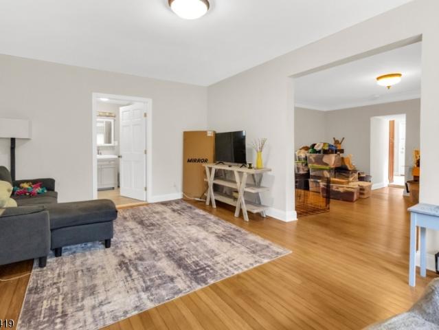 848 River Rd