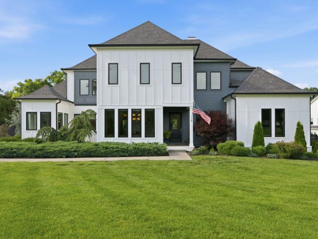 848 W Hillwood Dr