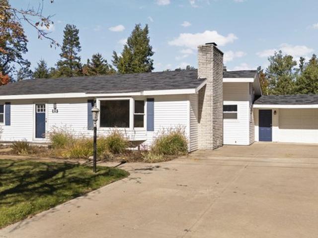 848 Woodland Dr, Gaylord, MI 49735