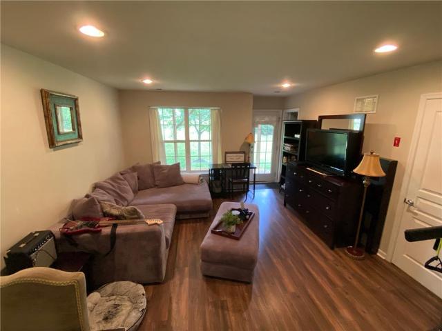 8494 Putnam Court