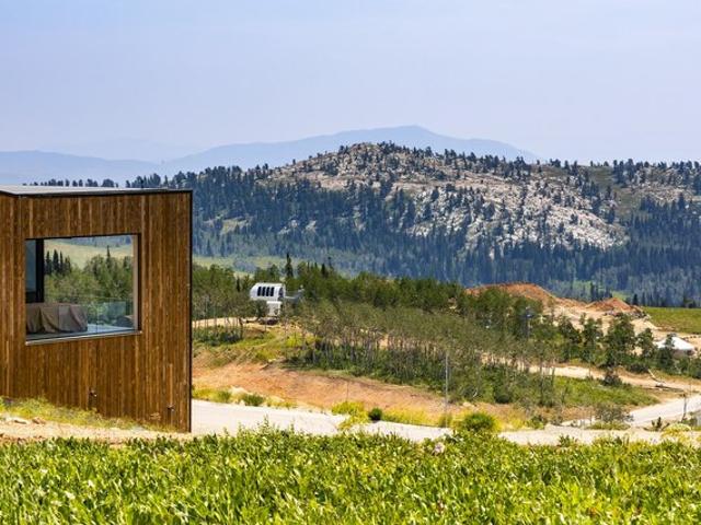8495 E Cobabe Ct, Eden, UT 84310