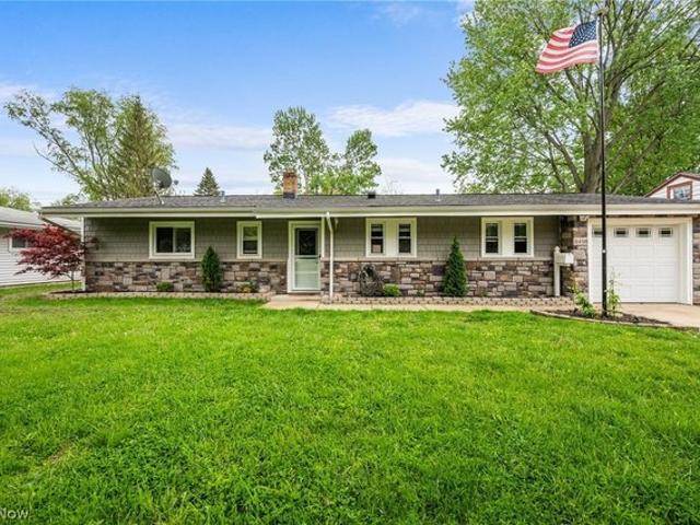 8498 Hallnorth Dr, Mentor, OH 44060