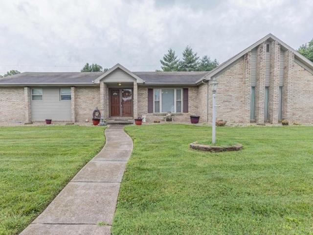 8499 Stonegate Dr, Newburgh, IN 47630
