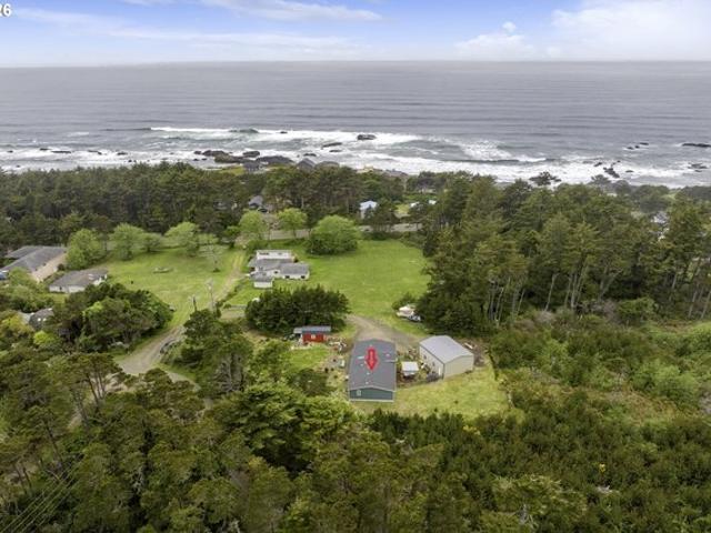 8490 NW Seal Rock St, Seal Rock, OR 97376