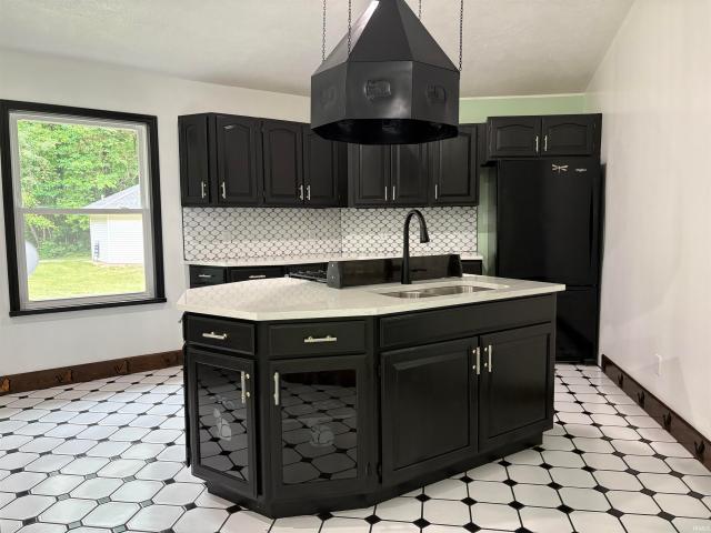 8492 N 1050 E Road