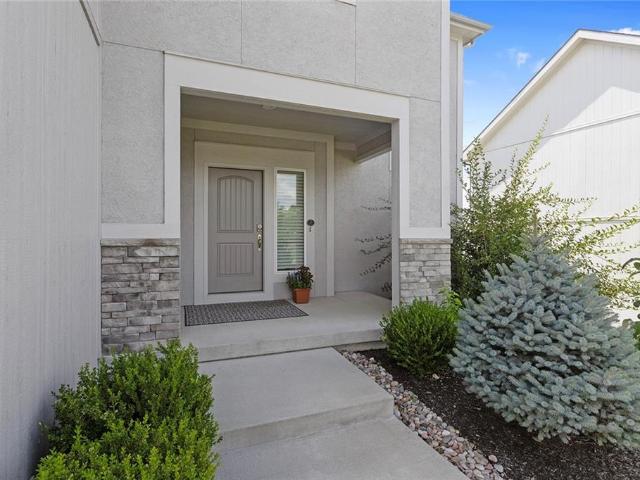 8492 Valley Spring Drive