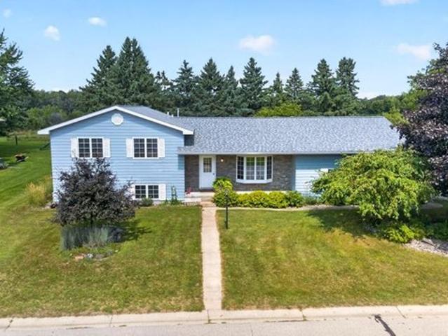 849 E 13th St, Saint Charles, MN 55972