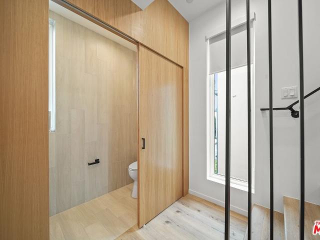 849 N Mariposa 1/2