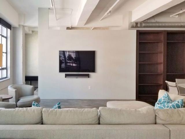 849 S Broadway 811