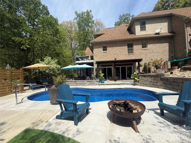 849 Savile Lane