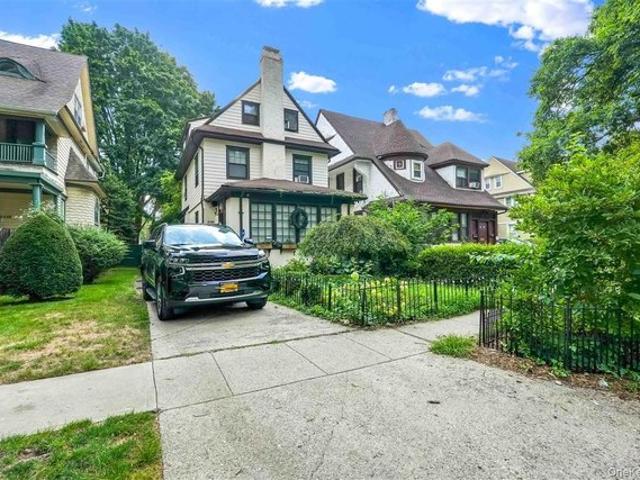 84 44 th St, Kew Gardens, NY 11415