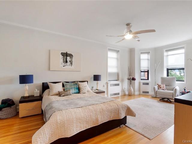 84 51 Beverly Road, Unit 6R