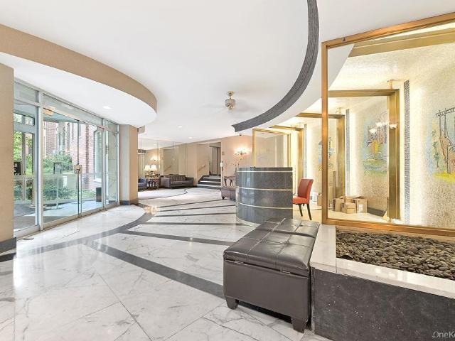 84 01 Main Street 107