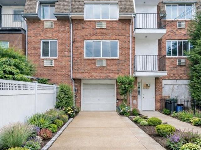 84 124 Austin St, Kew Gardens, NY 11415