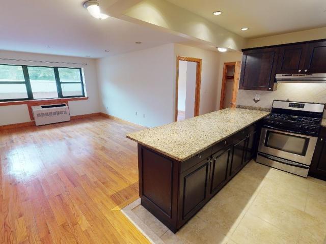 84 14 rd Street 2E