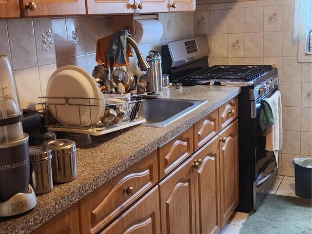 84 16 Elmhurst Avenue 5F