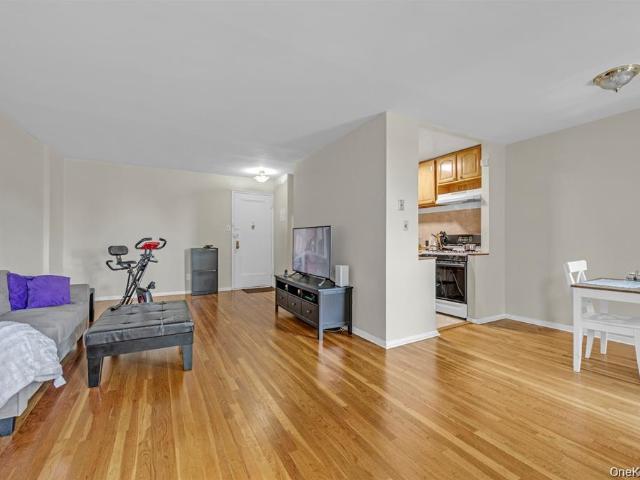 84 25 Street 3D