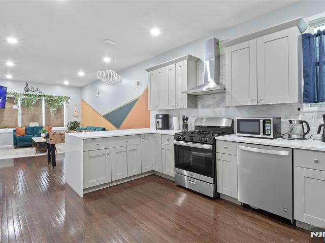 84 3rd Street