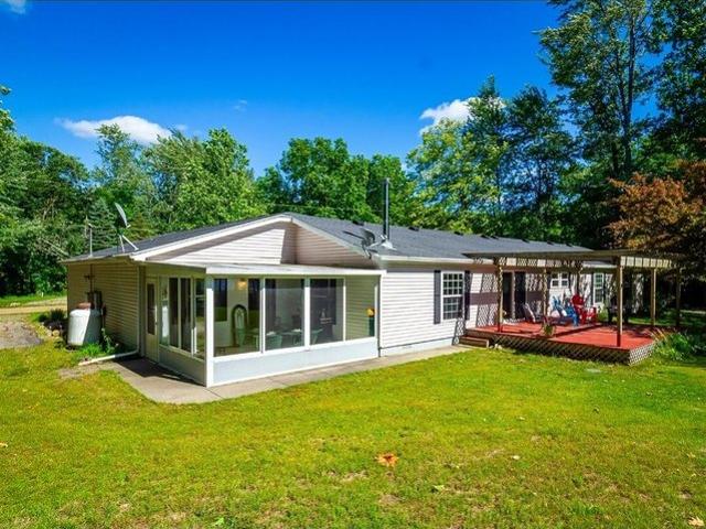 84 Thelen Dr, Gobles, MI 49055