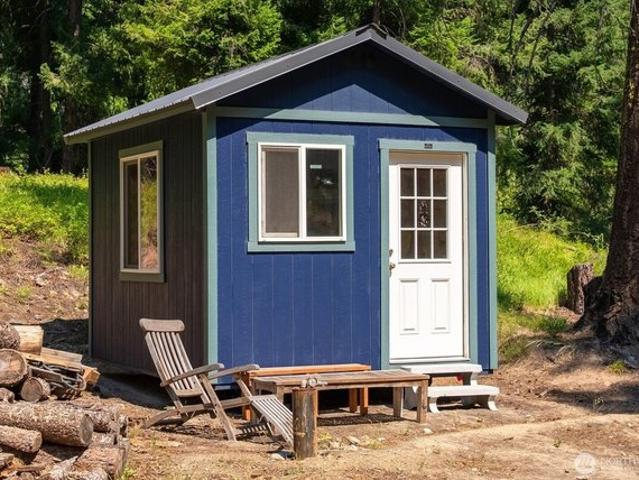84 Three Seasons Rd, Winthrop, WA 98862