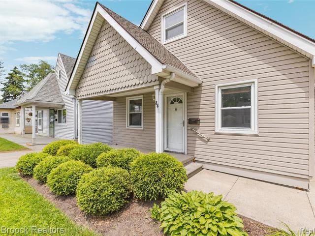 84 W Browning Avenue