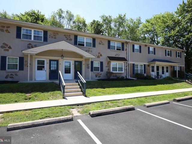 84 Wexford Dr, North Wales, PA 19454