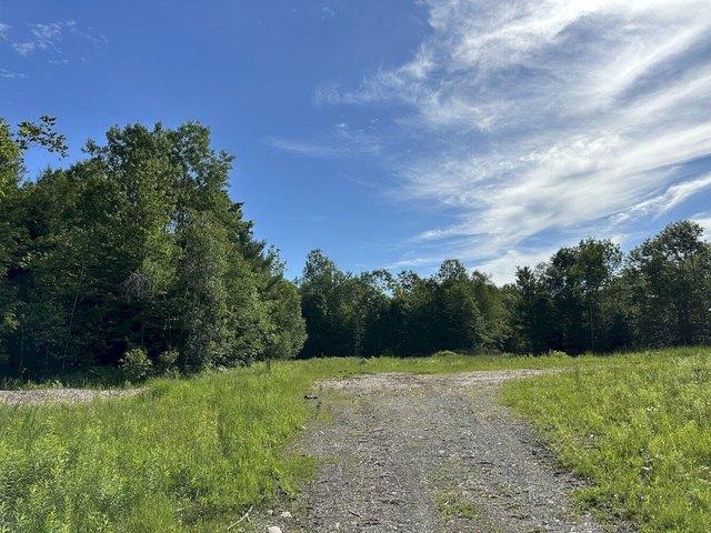 84 Willow St, Norridgewock, ME 04957