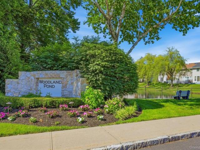 84 Woodlake Dr W, Woodbury, NY 11797