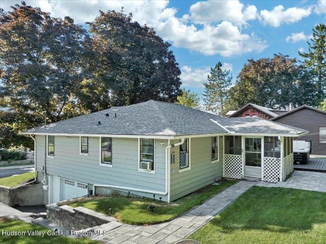 84 Worth Avenue