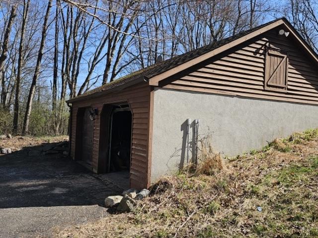 84 Yellow Frame Rd
