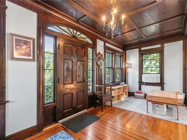 84 Alden Avenue