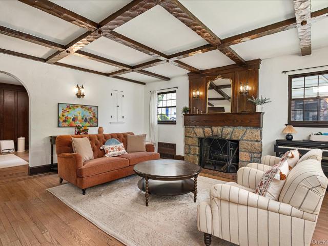 84 Allenwood Road