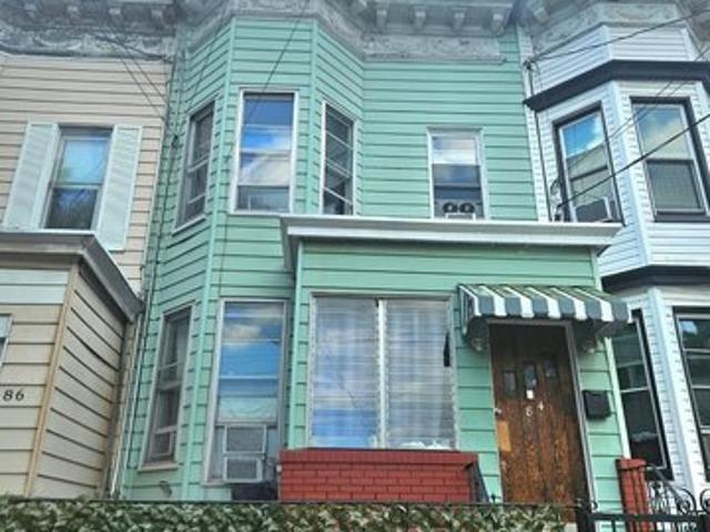 84 Autumn Ave, Brooklyn, NY 11208