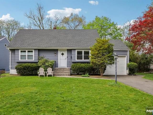 84 Belvidere Rd, Glen Rock, NJ 07452