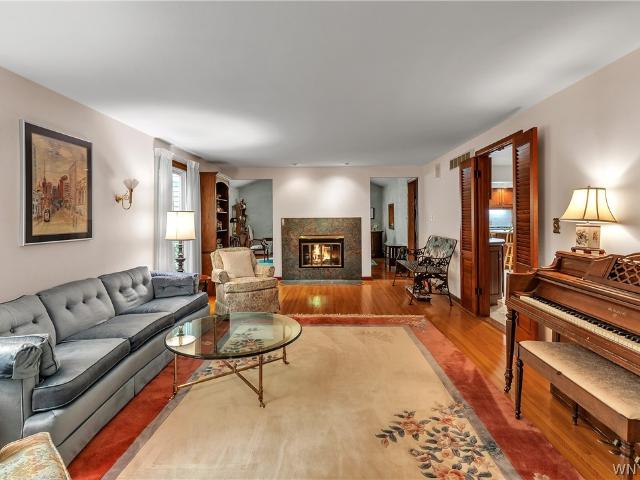 84 Carriage Cir