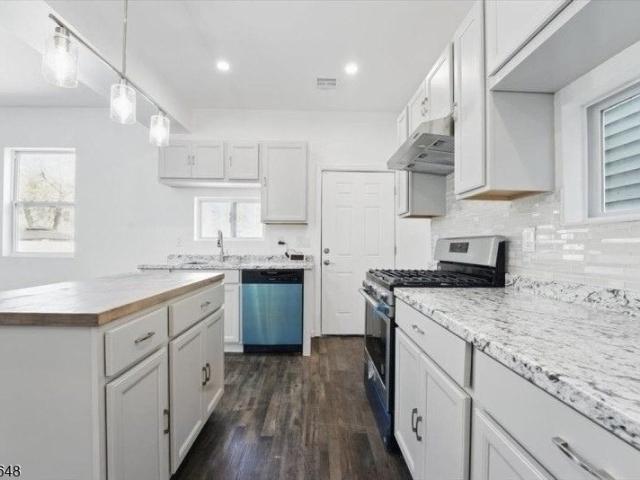 84 Chelsea Ave