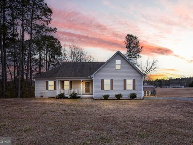 84 Cove Ln, Montross, VA 22520