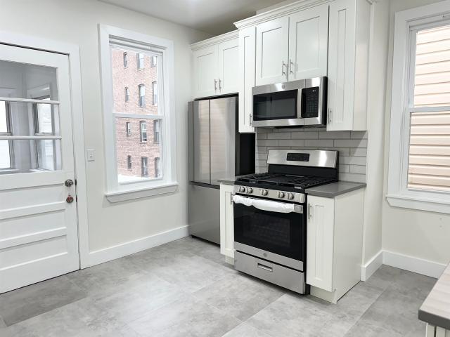 84 Dekalb Ave # 2