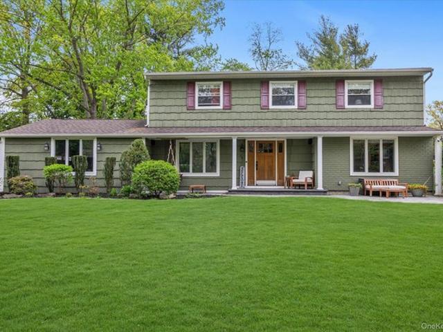 84 Derby Ave, Greenlawn, NY 11740