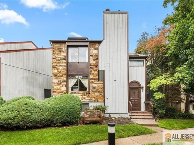 84 Diamond Ln, Old Bridge, NJ 08857