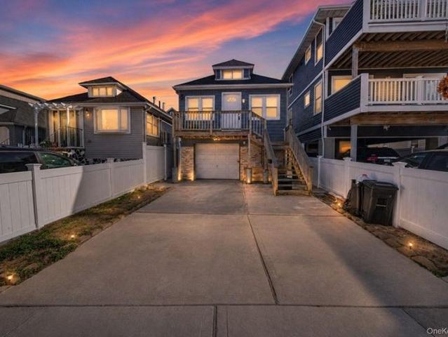 84 E Pine St, Long Beach, NY 11561