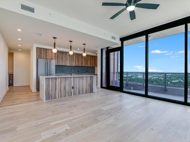 84 East Ave # 2506