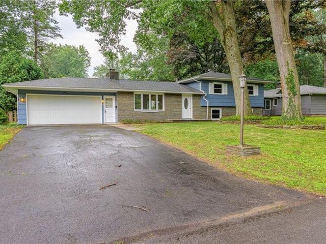 84 Eastwood Trl, Rochester, NY 14622