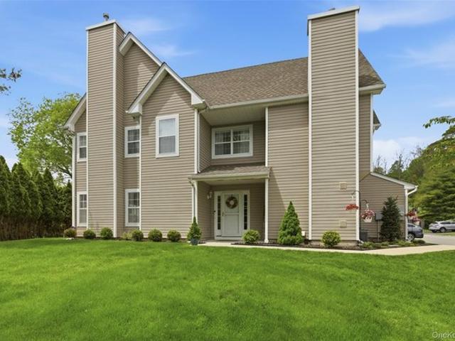 84 Erik Dr, East Setauket, NY 11733