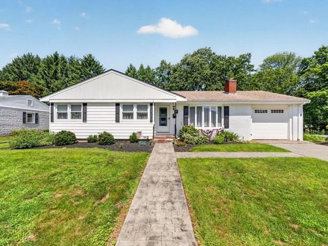 84 Evans St, Somerset, MA 02726