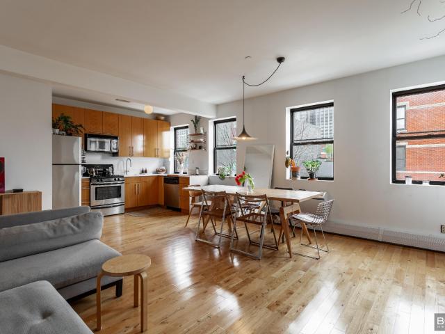 84 Green Street, Brooklyn, NY